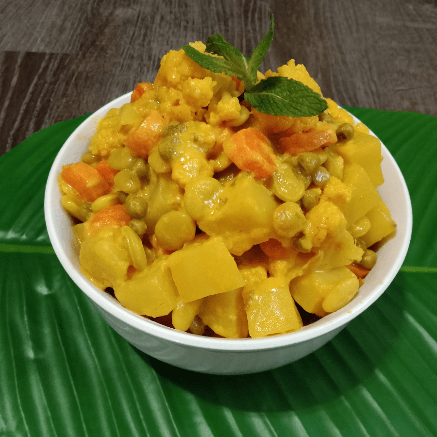 Vegetable Curry with Coconut Milk (Shobji Malaikari) - The Wannabe Cook